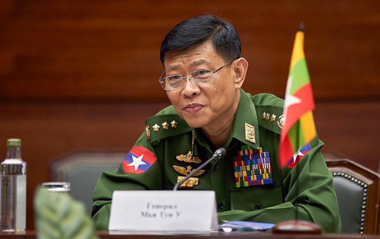 အာဆီယံကာကွယ်ရေးဝန်ကြီးများအစည်းအဝေးမှာ ဗိုလ်ချုပ်ကြီးမြထွန်းဦးကို တက