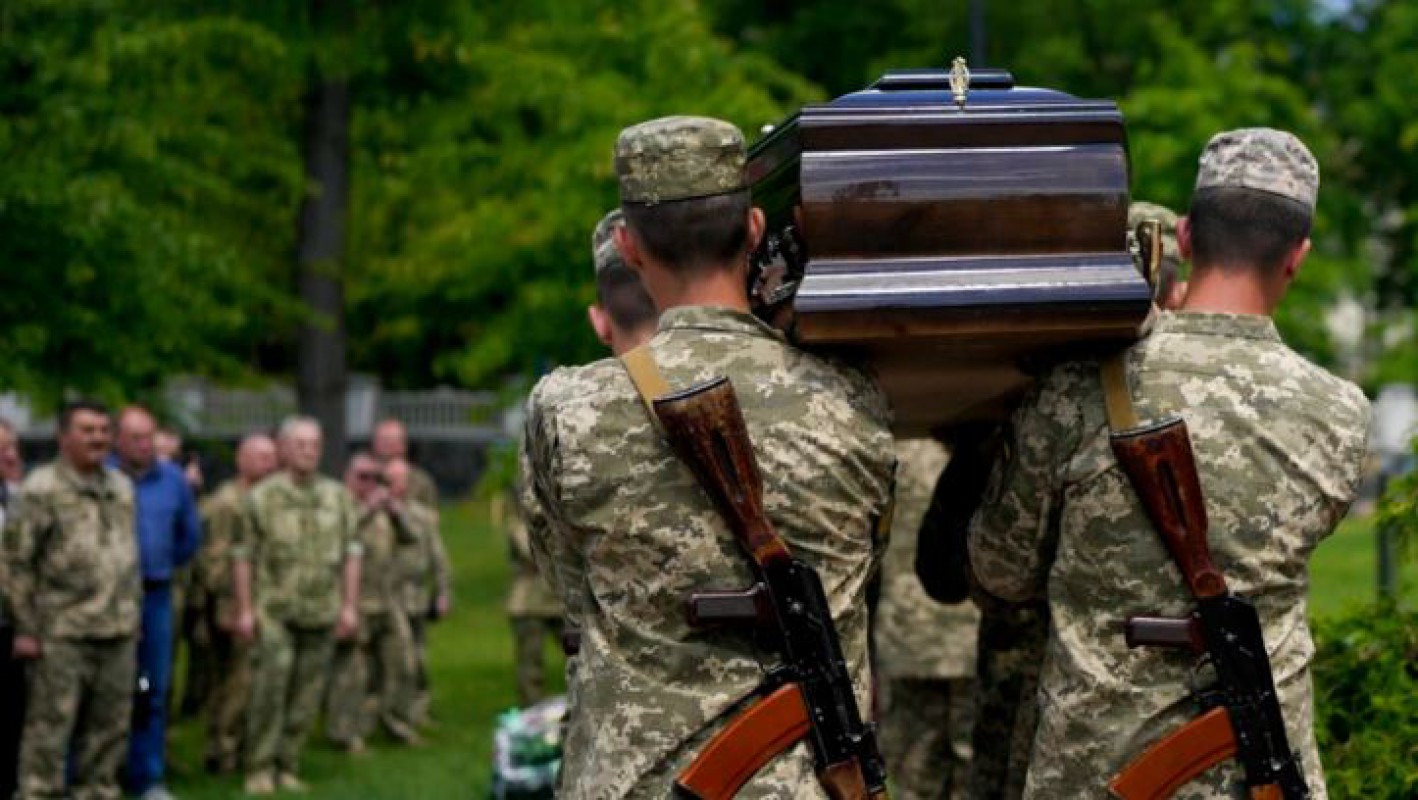 စစ်ပွဲအတွင်း ယူကရိန်းစစ်သား တစ်သိန်းကျော် သေဆုံးထားကြောင်း ဥရောပကော်မရှင်အကြီးအကဲ ဆို