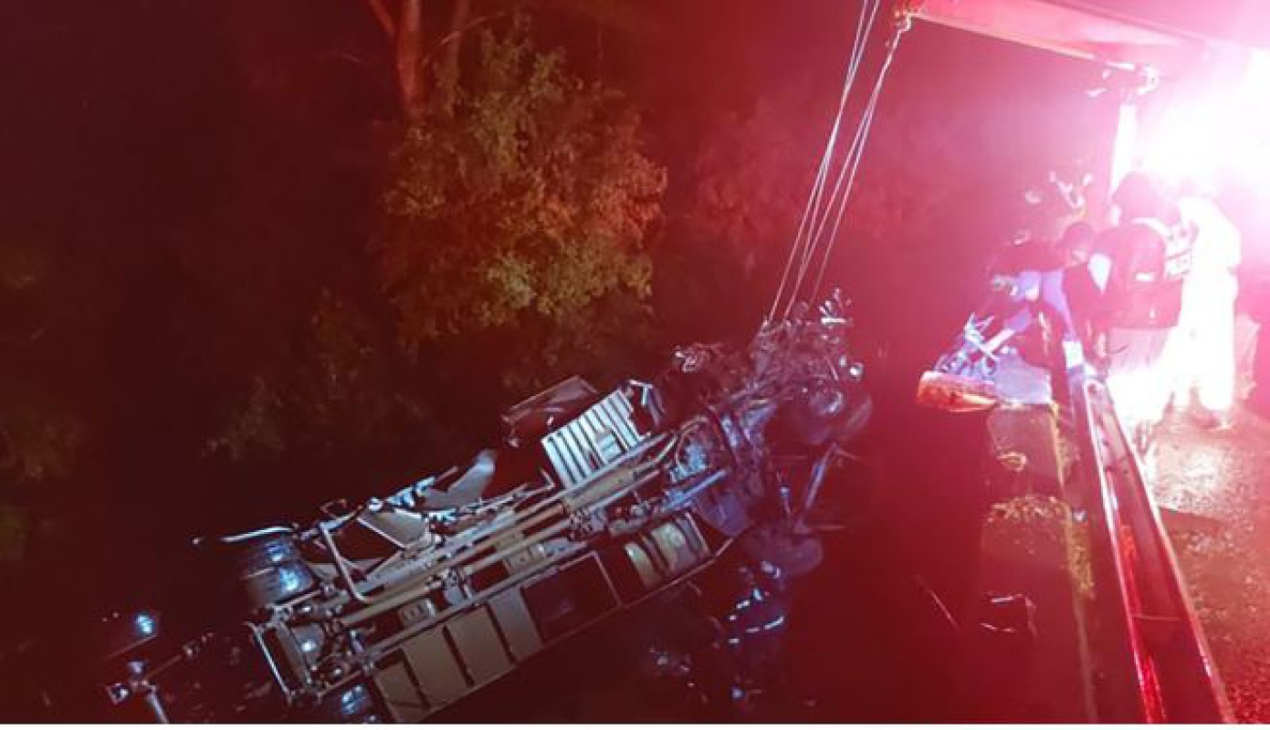 တောင်အာဖရိကနိုင်ငံတွင် ယာဥ်တိုက်မှုဖြစ်ပွားခဲ့ပြီး အနည်းဆုံး လူ ၂ဝ ဦး သေဆုံး