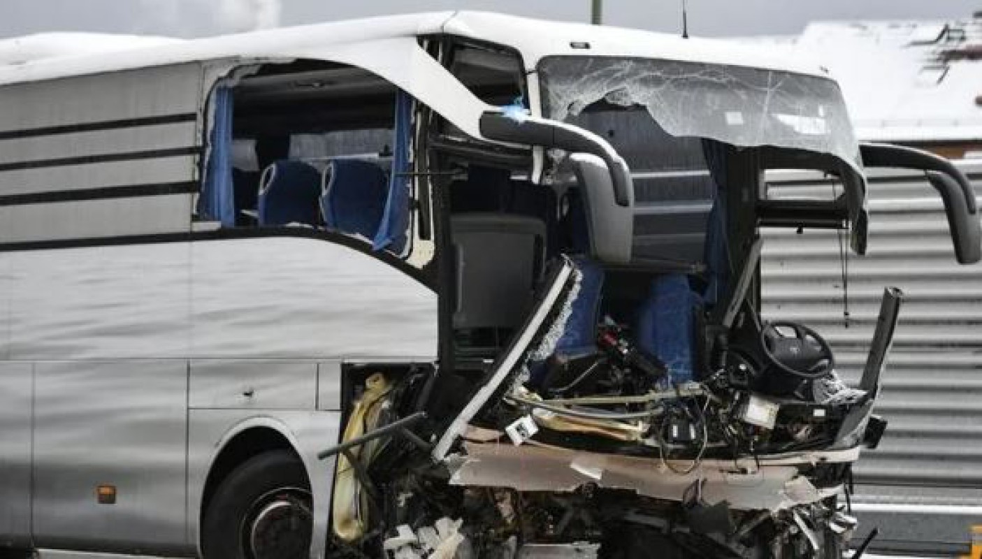 ပြင်သစ်နိုင်ငံတွင် မူလတန်းကျောင်းသား ၄ဝ ဦးကို တင်ဆောင်လာသော ဘတ်စ်ကားတစ်စီး တိမ်းမှောက်မှုဖြစ်ပွား