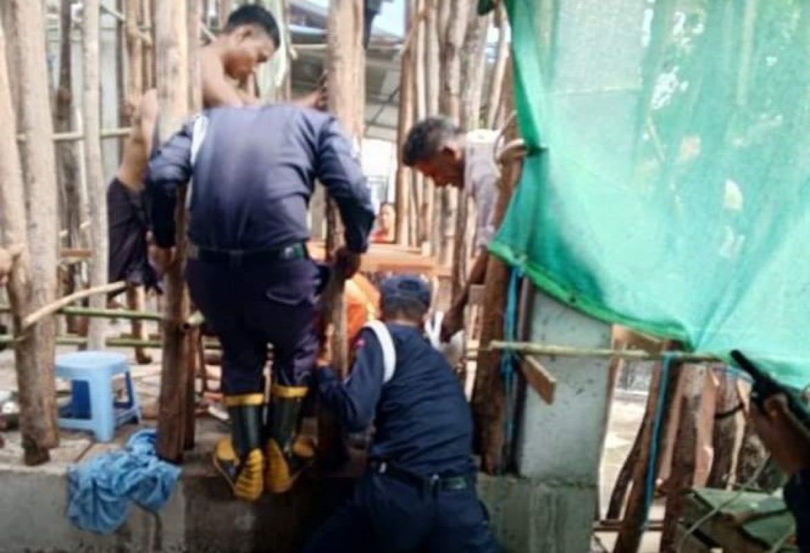 မန္တလေး၌ ဆောက်လုပ်ရေးလုပ်ငန်းခွင်ရှိ မြေအောက်ရေကန်စလပ်ပြားများ ဖြုတ