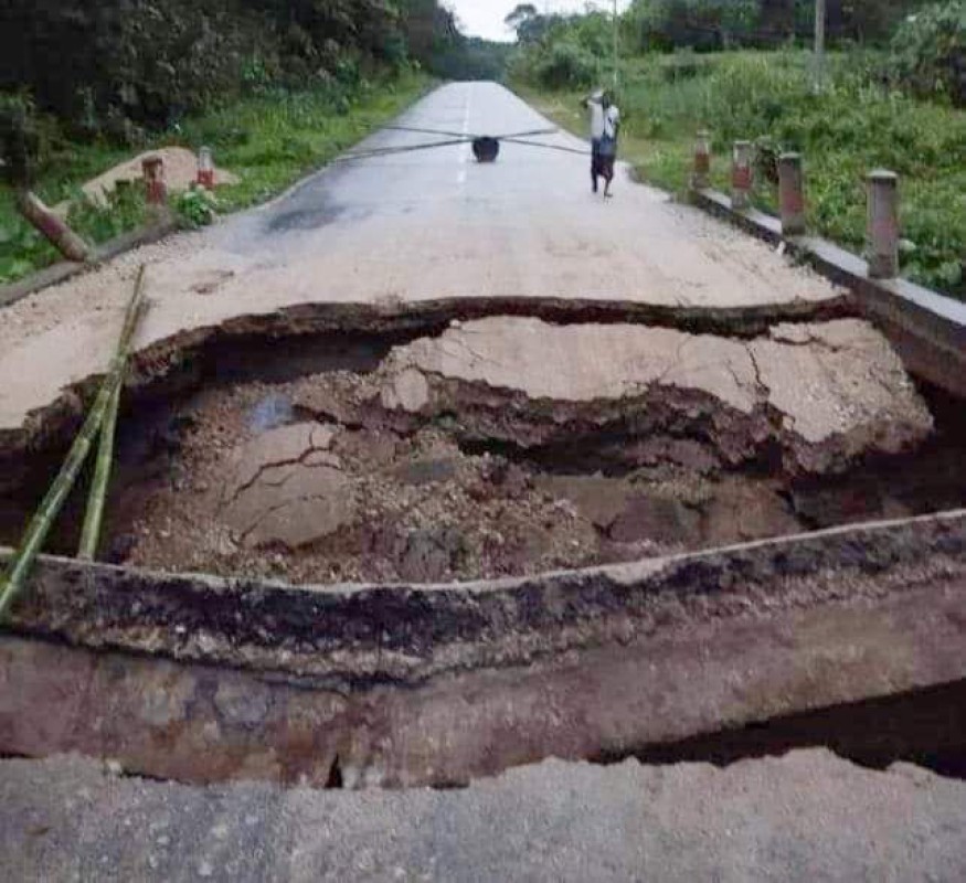 ရန်ကုန် ထားဝယ်ကားလမ်းပေါ်ရှိ ကွန်ကရစ်တံတားတစ်စင်း ပြိုကျမှုဖြစ်ပွားခဲ့ရာ အမြန်ဆုံးပြန်လည် ပြင်ဆင်နေ