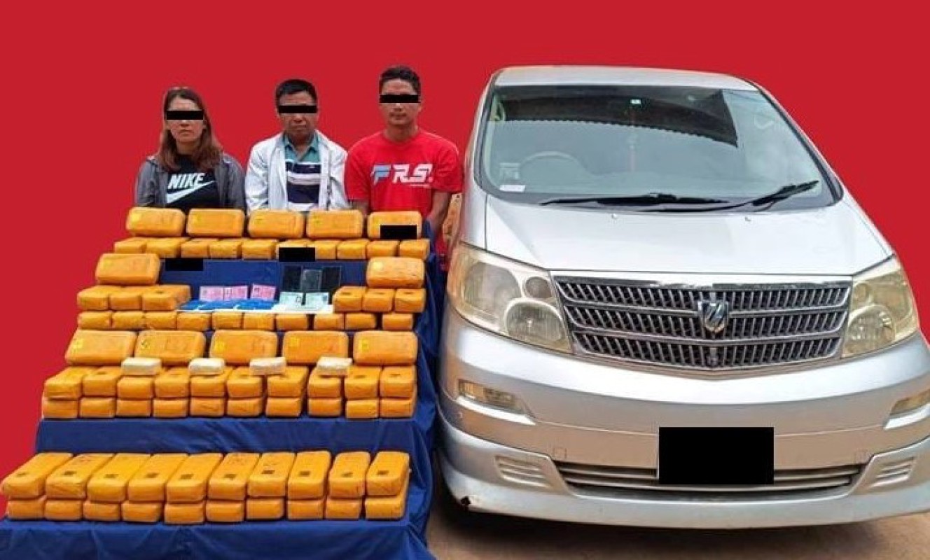 လွိုင်လင်မြို့နယ်တွင် Toyata Alphard ကားပေါ်မှ ငွေကျပ်သိန်း ၂၄၀၀ တန