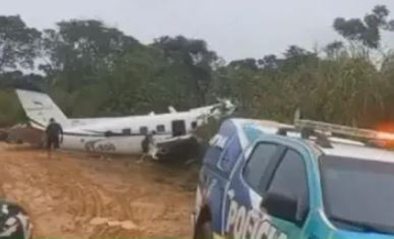 မက္ကဆီကိုတွင် ဂျက်လေယာဉ်နှစ်စင်းတိုက်မိခဲ့ပြီး အနည်းဆုံးလူ ၅ ဦး သေဆုံး