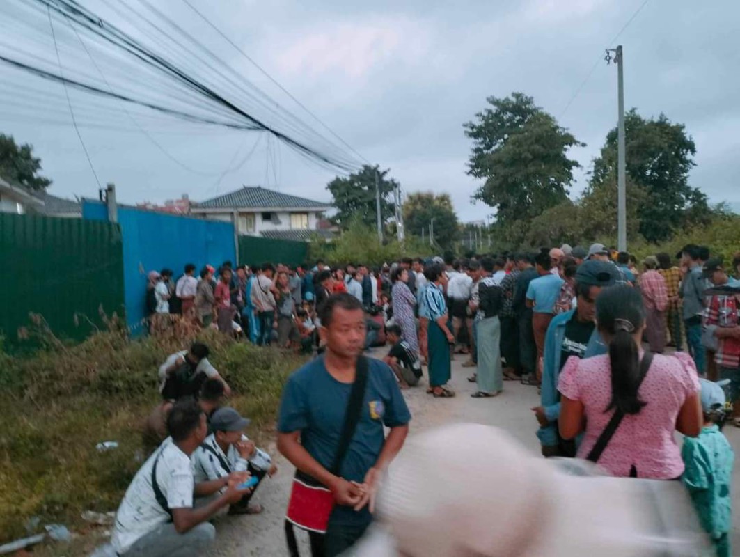 Thousands queue at China-Myanmar border seeking entry to Ruili