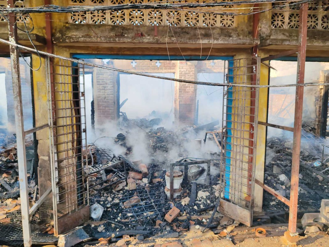 ရှို့မီးကြောင့် ဇရပ်ကြီးမြို့မဈေးမီးလောင်ခဲ့ပြီး ဈေးတစ်ခုလုံးနှင့
