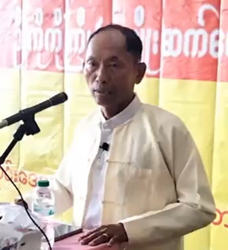 နောက်ပိုင်းစာပေဟောပြောပွဲများသည် နိုင်ငံရေးစင်မြင့်ဖြစ်လာခဲ့ပြီး အမ